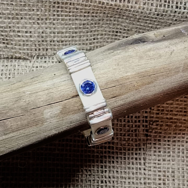FC5 Hand crafted warthog tusk and Tanzanite – Just Elephant